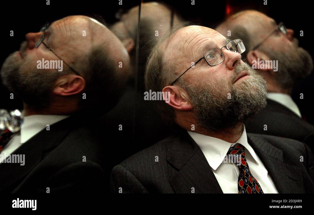 Cloning clone dolly hi-res stock photography and images - Alamy