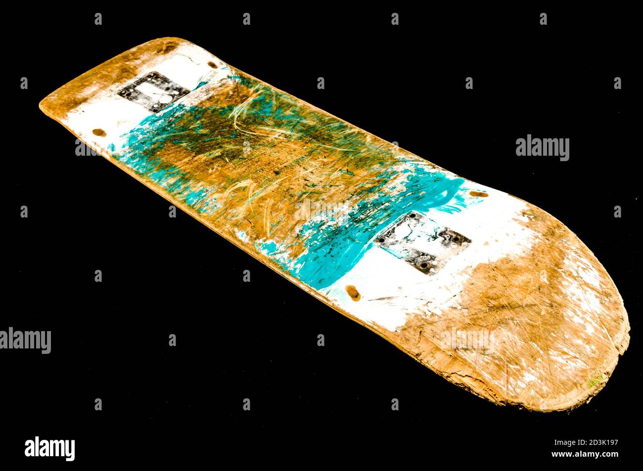 Old used wooden skateboard hi-res stock photography and images - Alamy