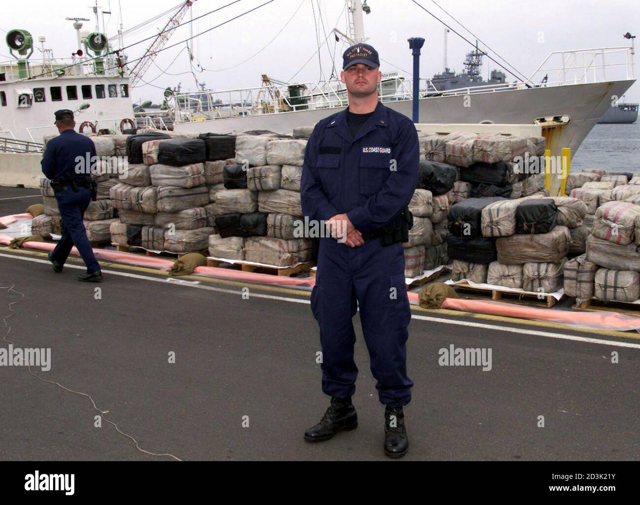 Officers of the u s customs service hi-res stock photography and images ...