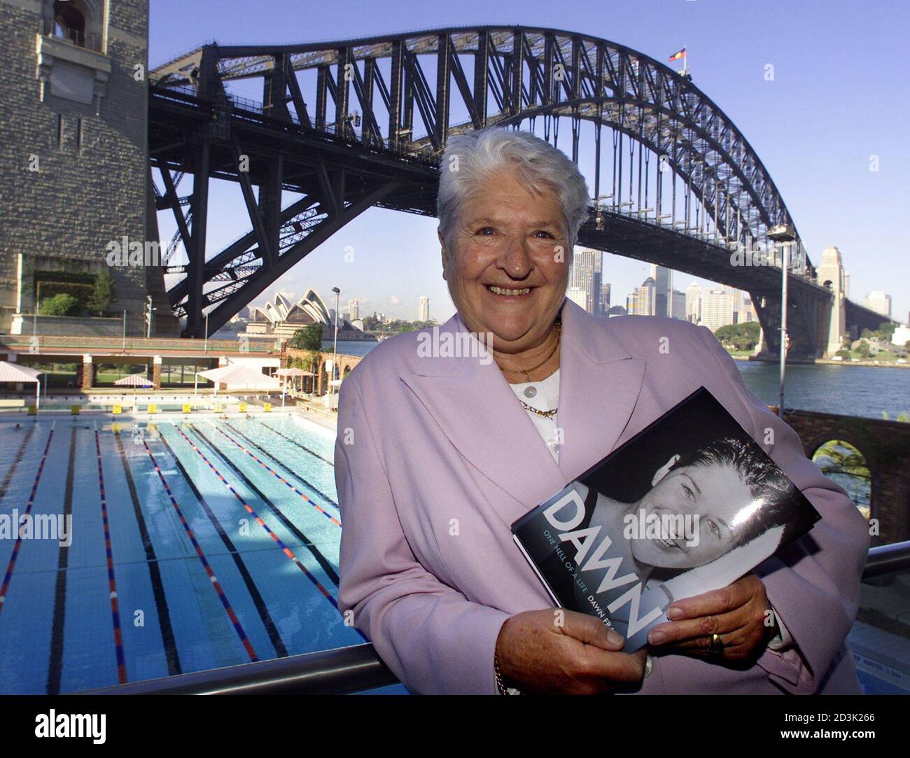 Dawn fraser poses hi-res stock photography and images - Alamy