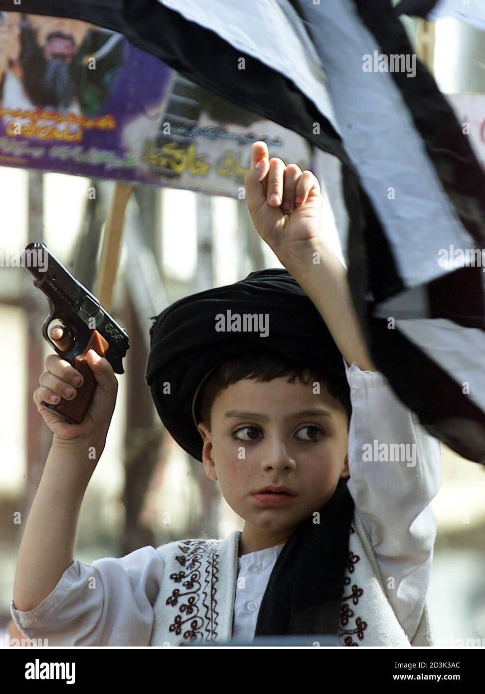 Osama bin laden with gun hi-res stock photography and images - Alamy