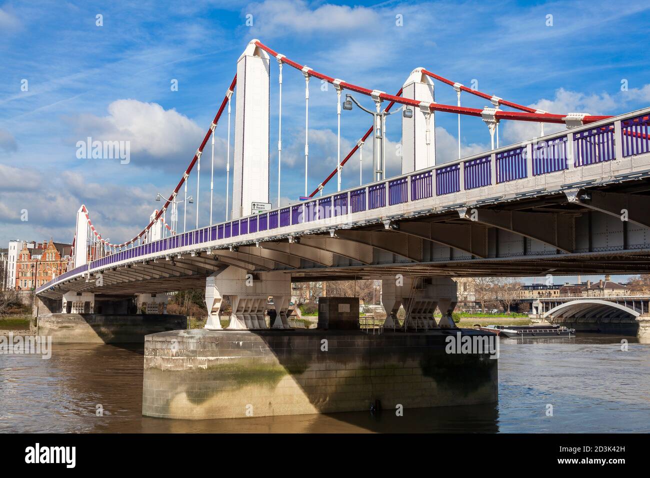 Chelsea suspension bridge hi-res stock photography and images - Alamy