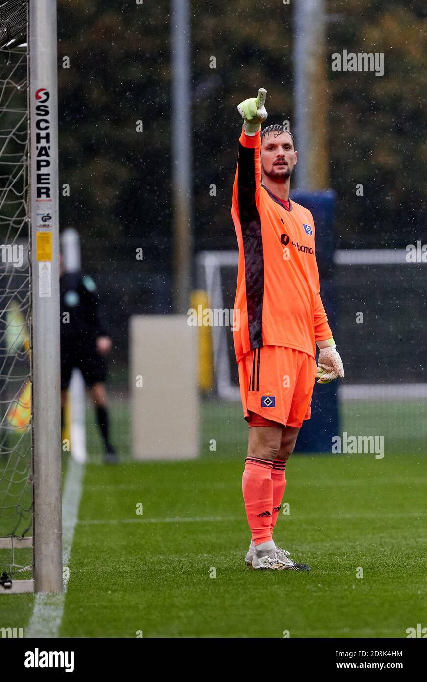 Football hand signals hi-res stock photography and images - Alamy