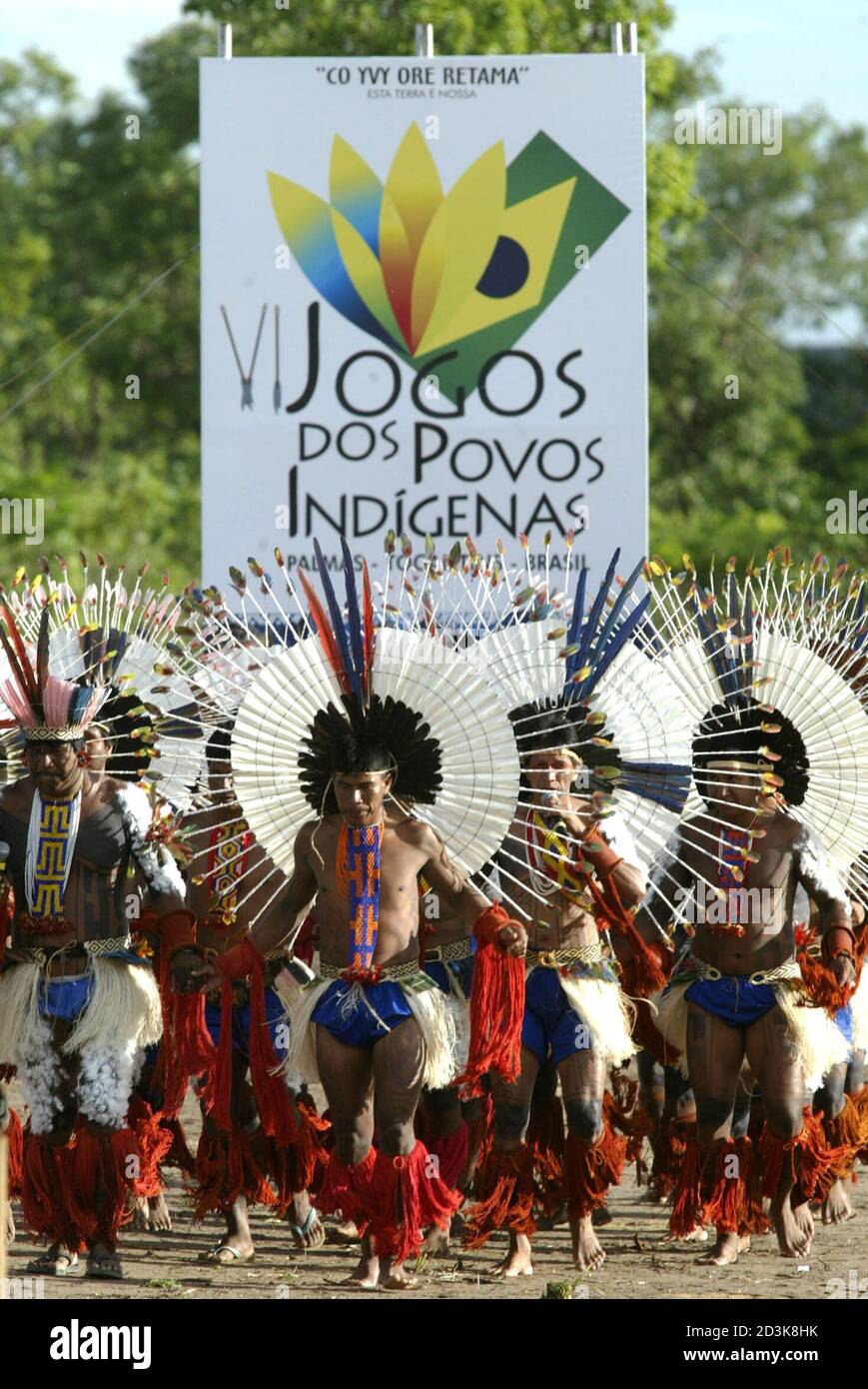 Kayapo dance hi-res stock photography and images - Alamy