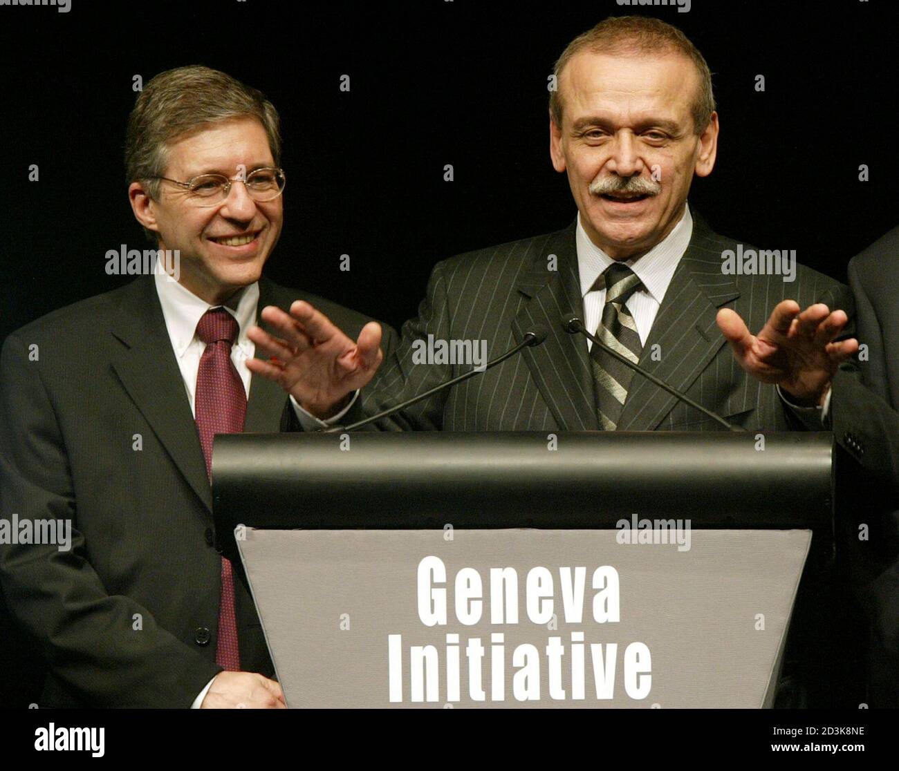 Israeli government minister yossi beilin hi-res stock photography and ...