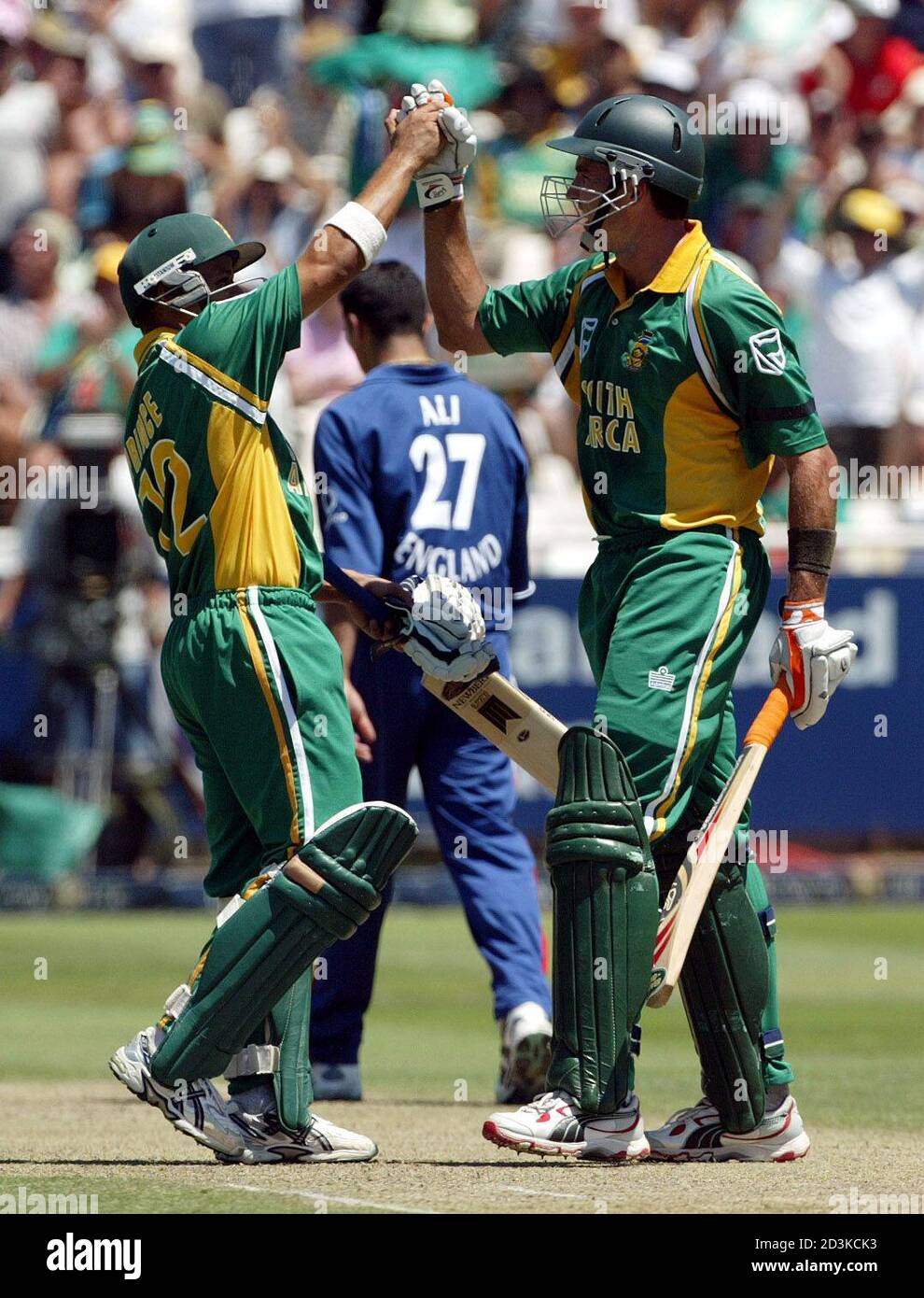 Cricket half century fifty hi-res stock photography and images - Alamy