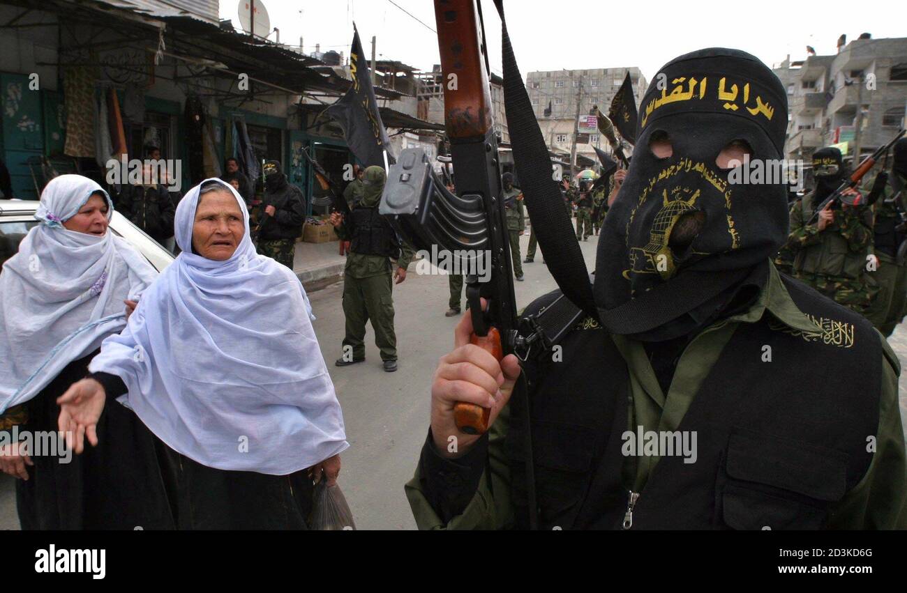 Elderly palestinian women hi-res stock photography and images - Alamy