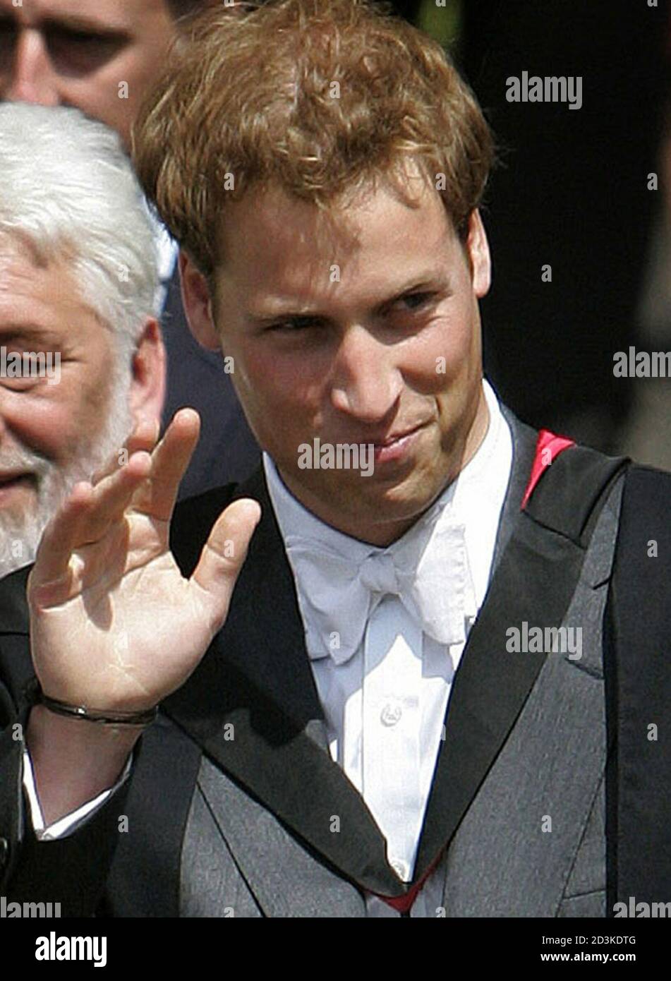 Prince william graduation ceremony hi-res stock photography and images ...