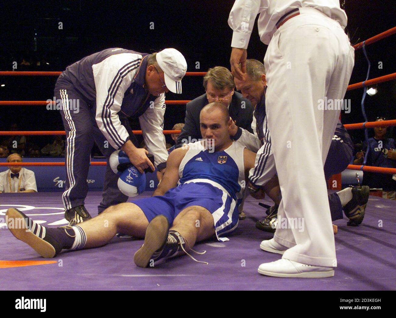 Officials olympic boxing hi-res stock photography and images - Alamy