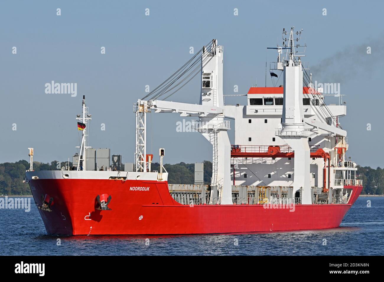 Red general cargo ship hi-res stock photography and images - Alamy