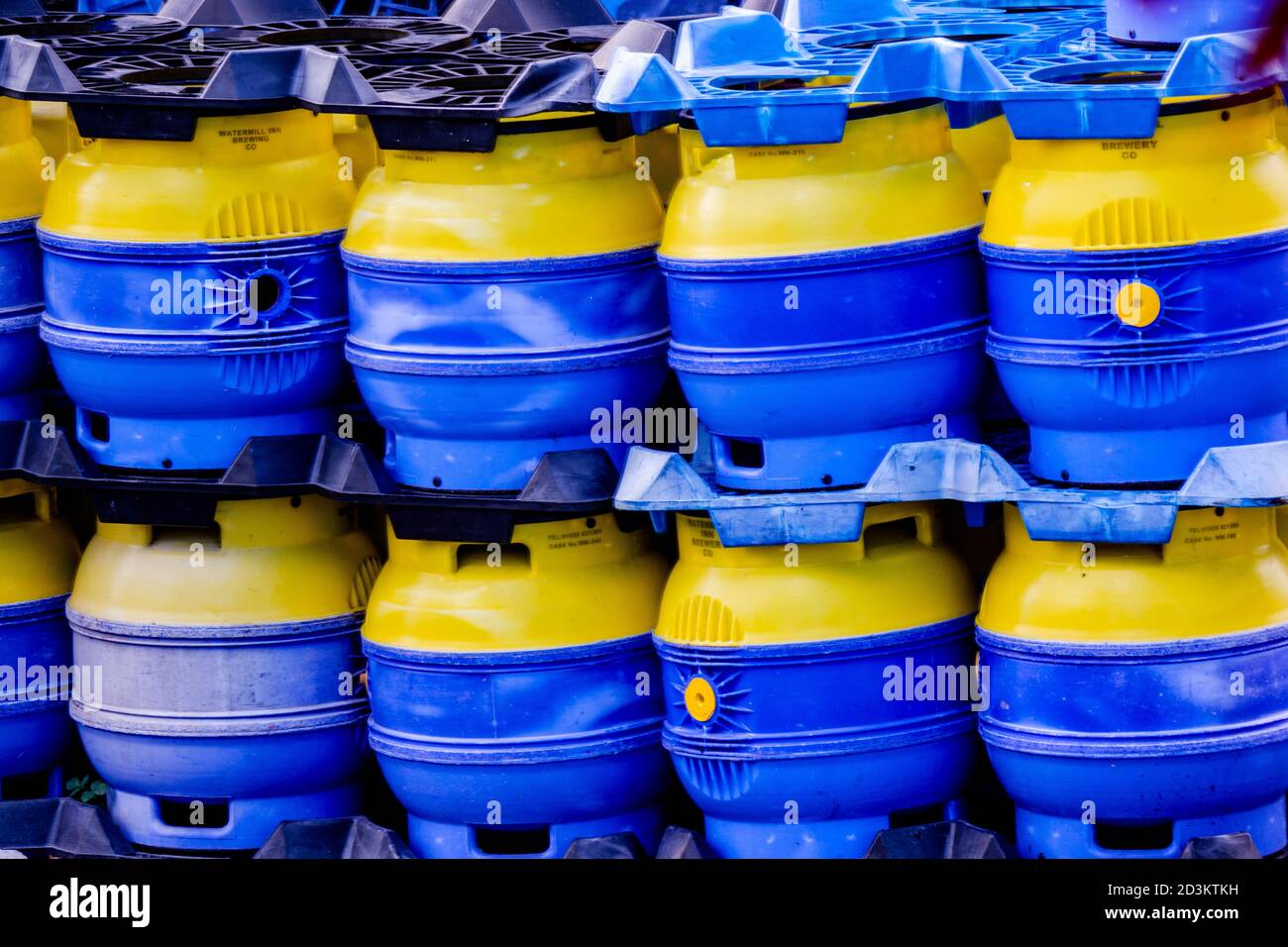 Stack of aluminum beer barrels hi-res stock photography and images - Alamy