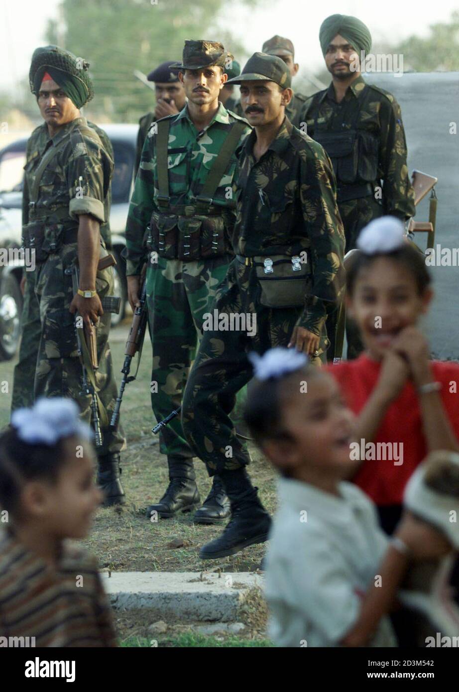 Indian army soldiers during guard hi-res stock photography and images ...