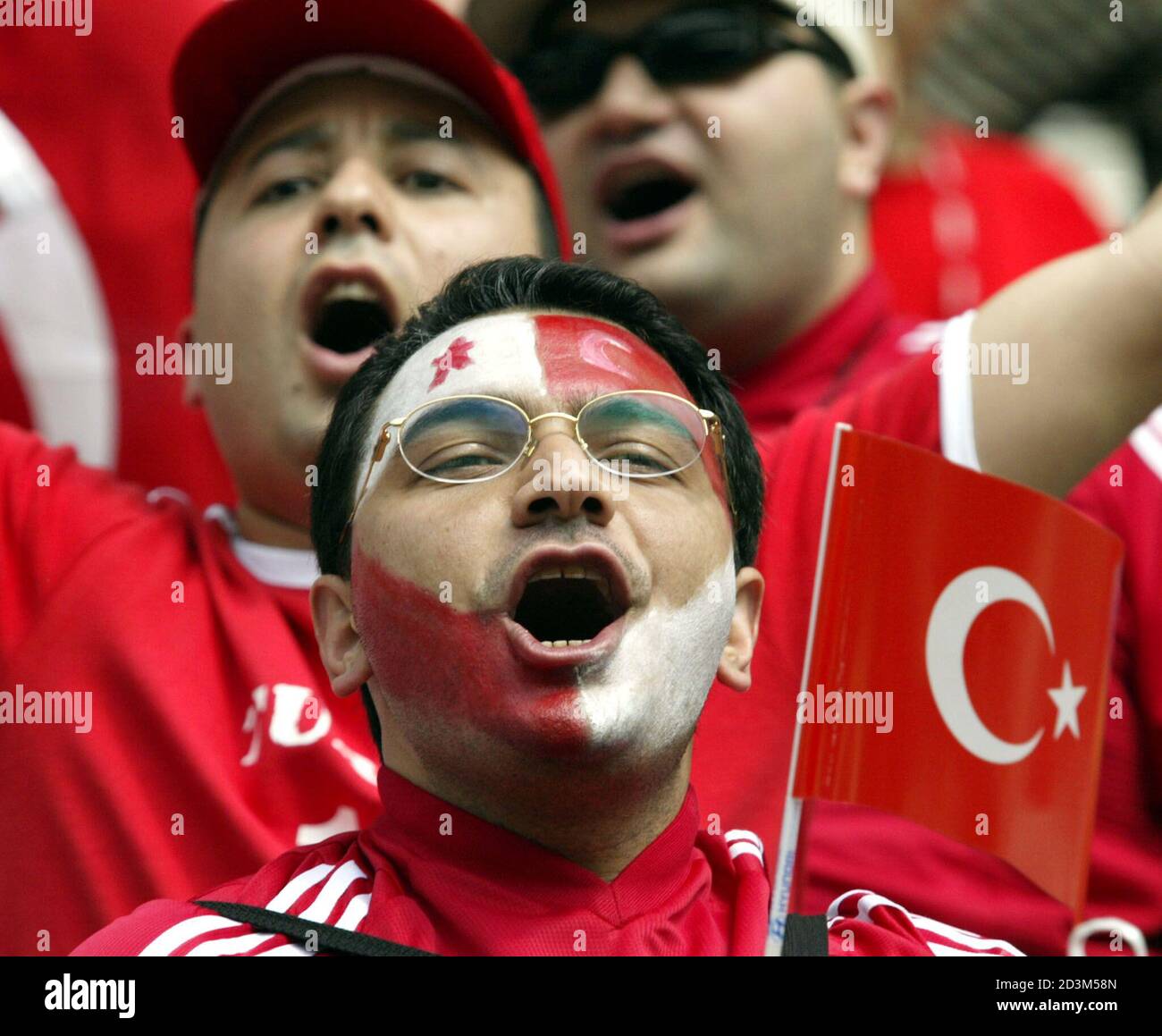 Seoul world cup fans 2002 hi-res stock photography and images - Alamy