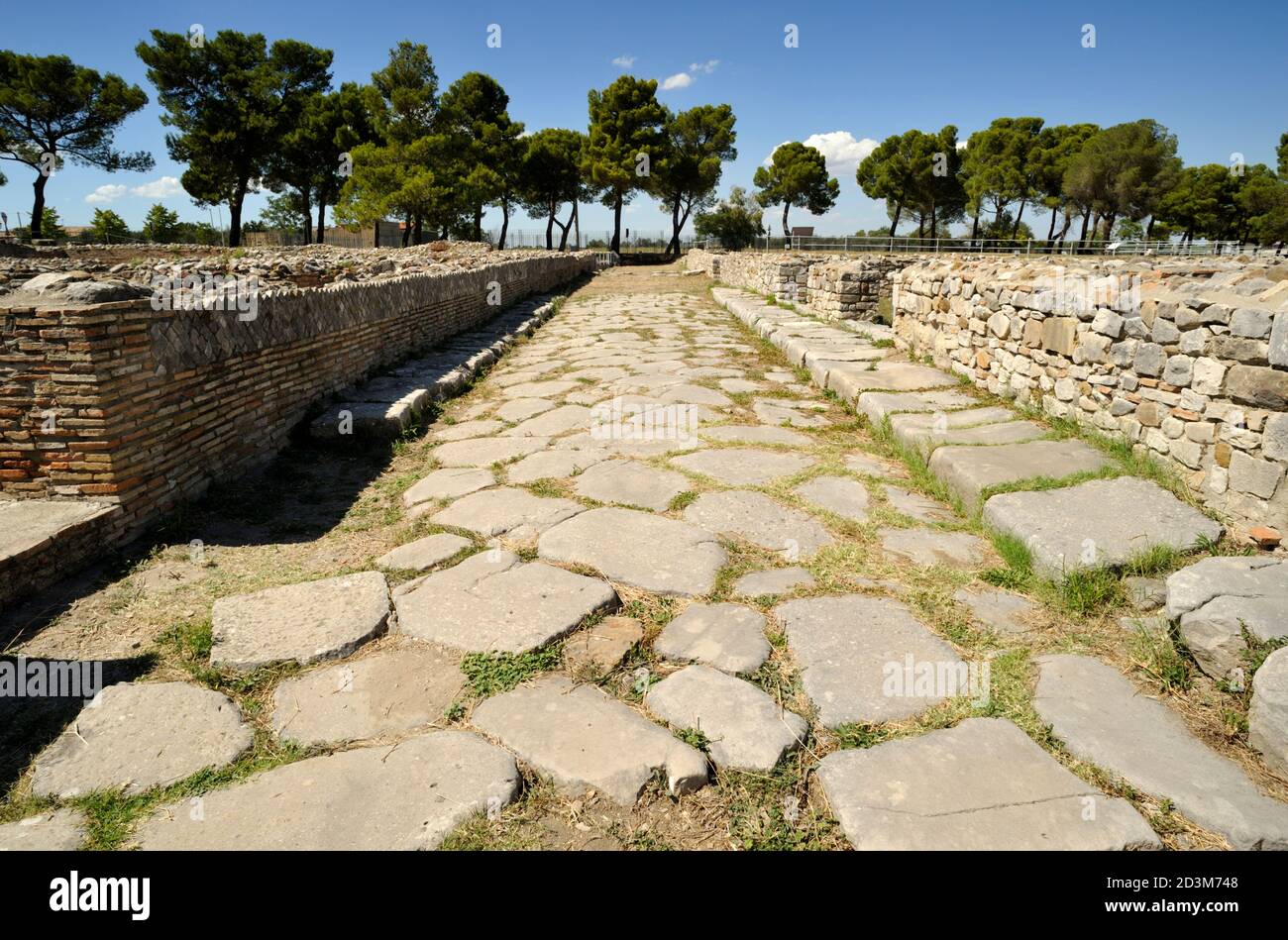 Ancient roman road cobblestones hi-res stock photography and images - Alamy