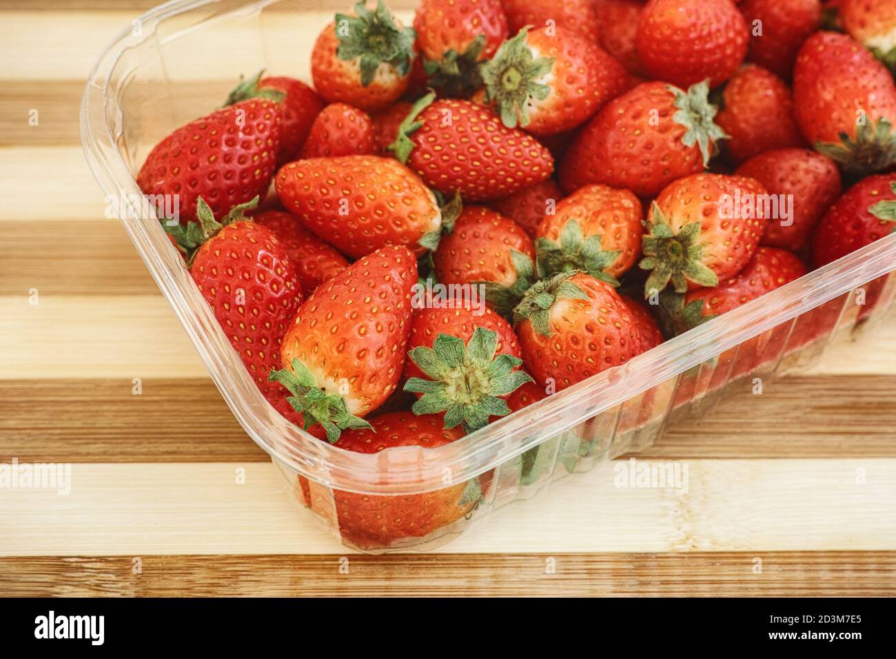 Strawberry container hi-res stock photography and images - Alamy
