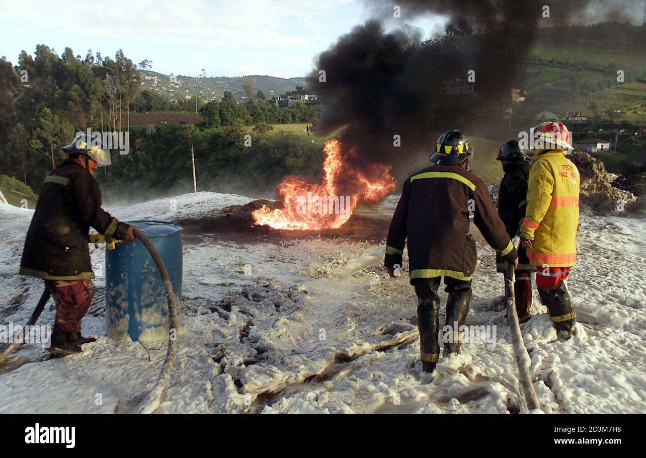 Oil fire ecuador hi-res stock photography and images - Alamy