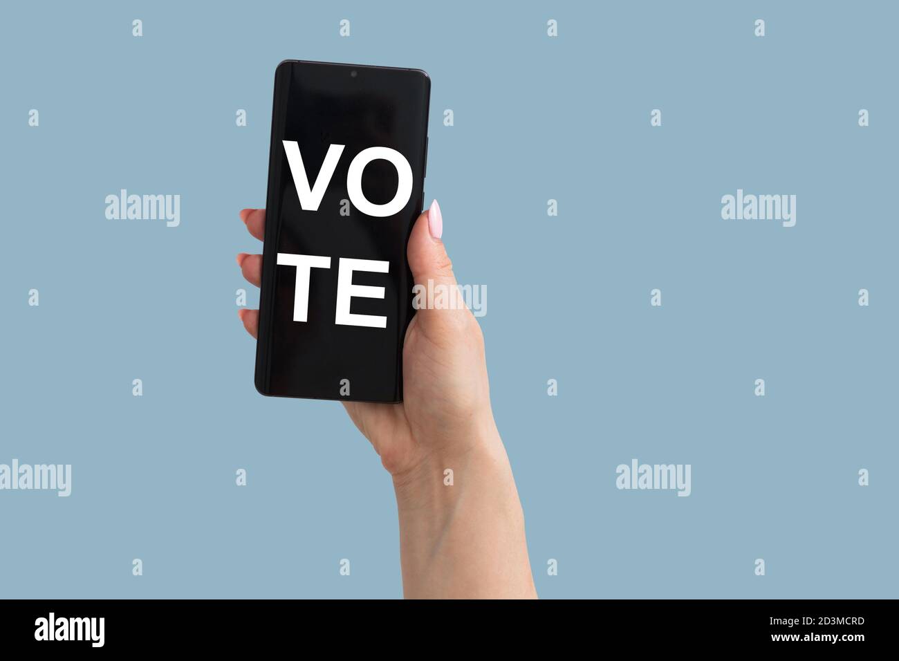 Voting online smartphone hi-res stock photography and images - Alamy