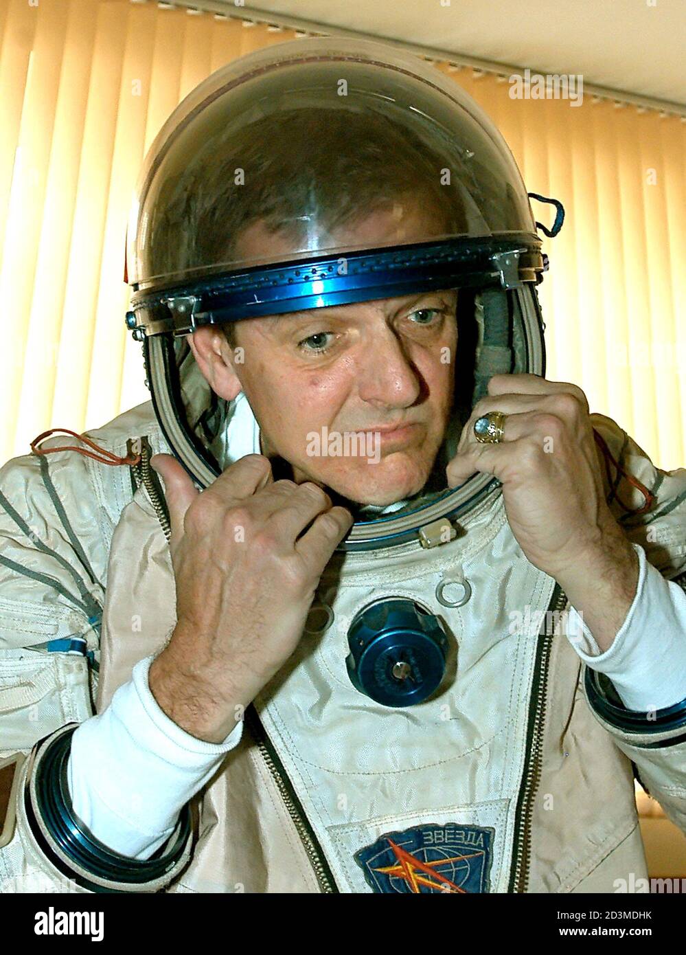 William mcarthur astronaut hi-res stock photography and images - Alamy