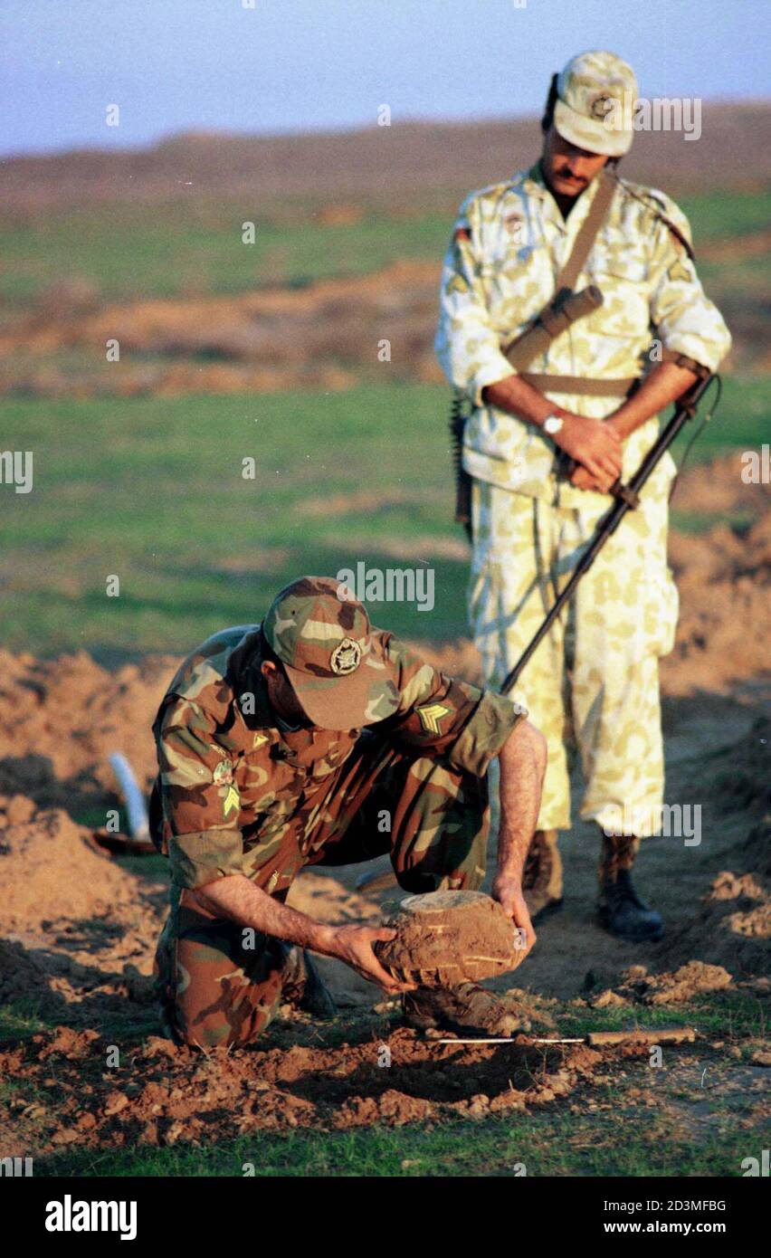 Left by retreating iraqi forces hi-res stock photography and images - Alamy