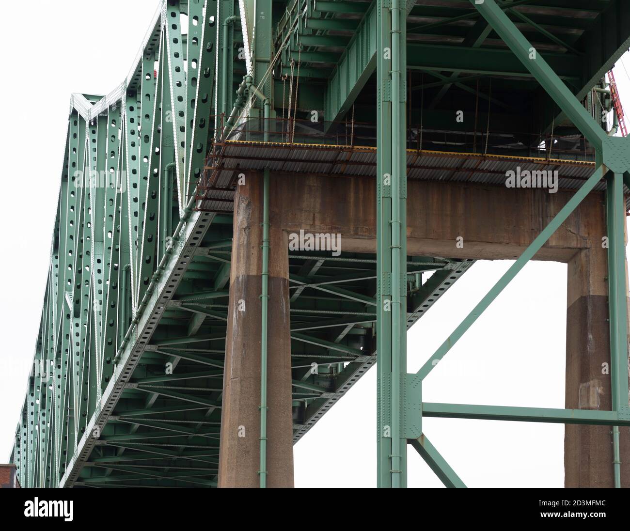 The Mystic-Tobin Memorial Bridge is a cantilever truss bridge that ...