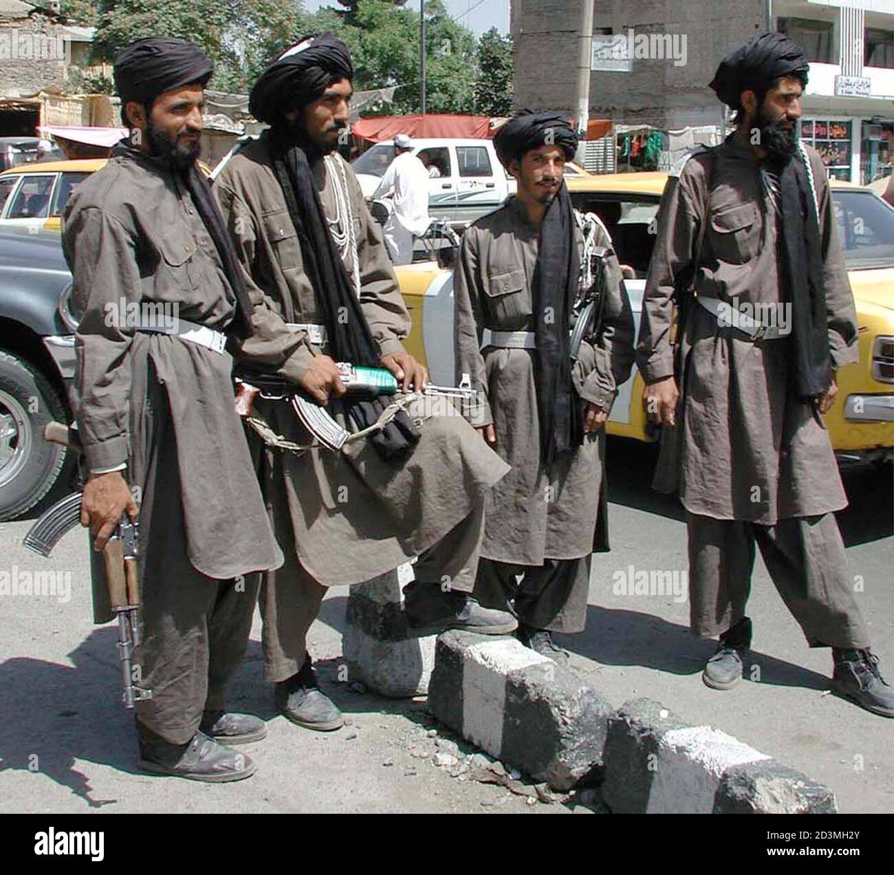 Taliban man with turban hi-res stock photography and images - Alamy