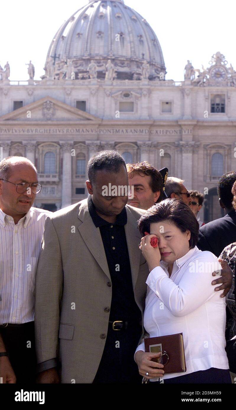 Rev sun myung moon wife hi-res stock photography and images - Alamy