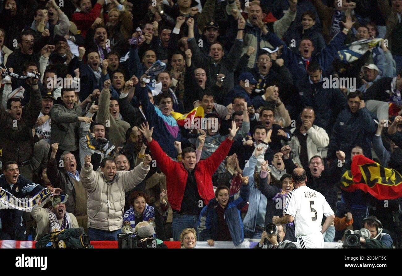 Zidane 2004 bayern hi-res stock photography and images - Alamy