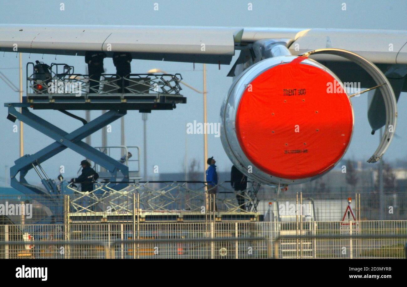 Jet Outside Hangar High Resolution Stock Photography and Images - Alamy
