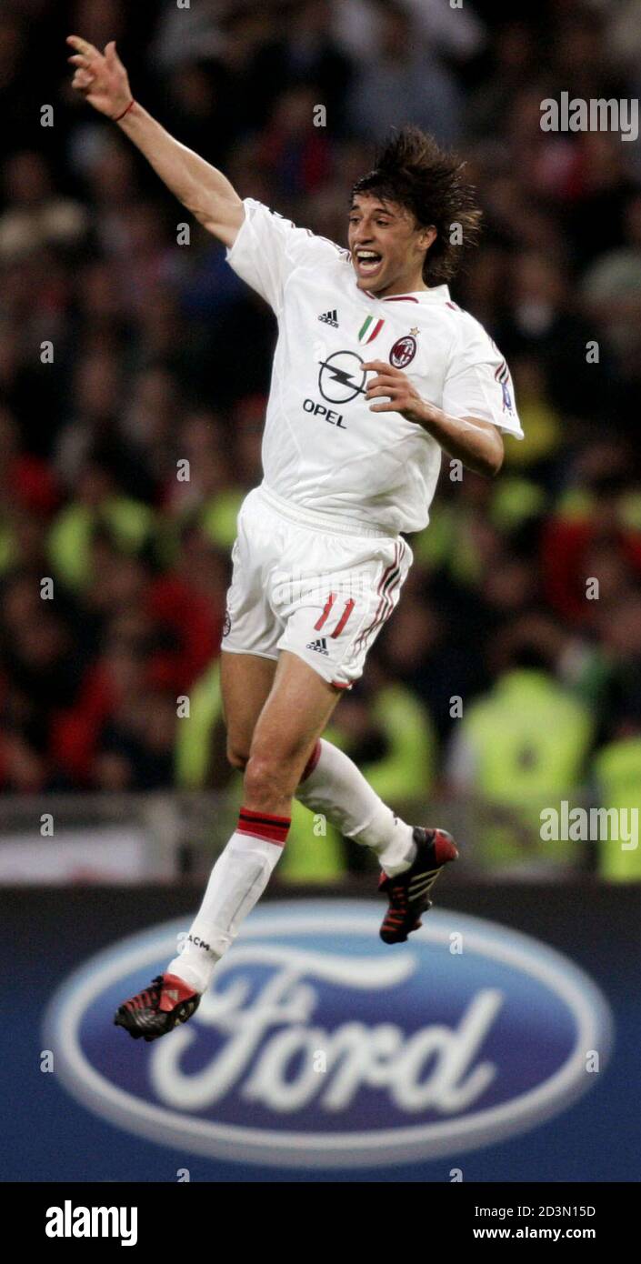Liverpool 2005 final goal hi-res stock photography and images - Alamy