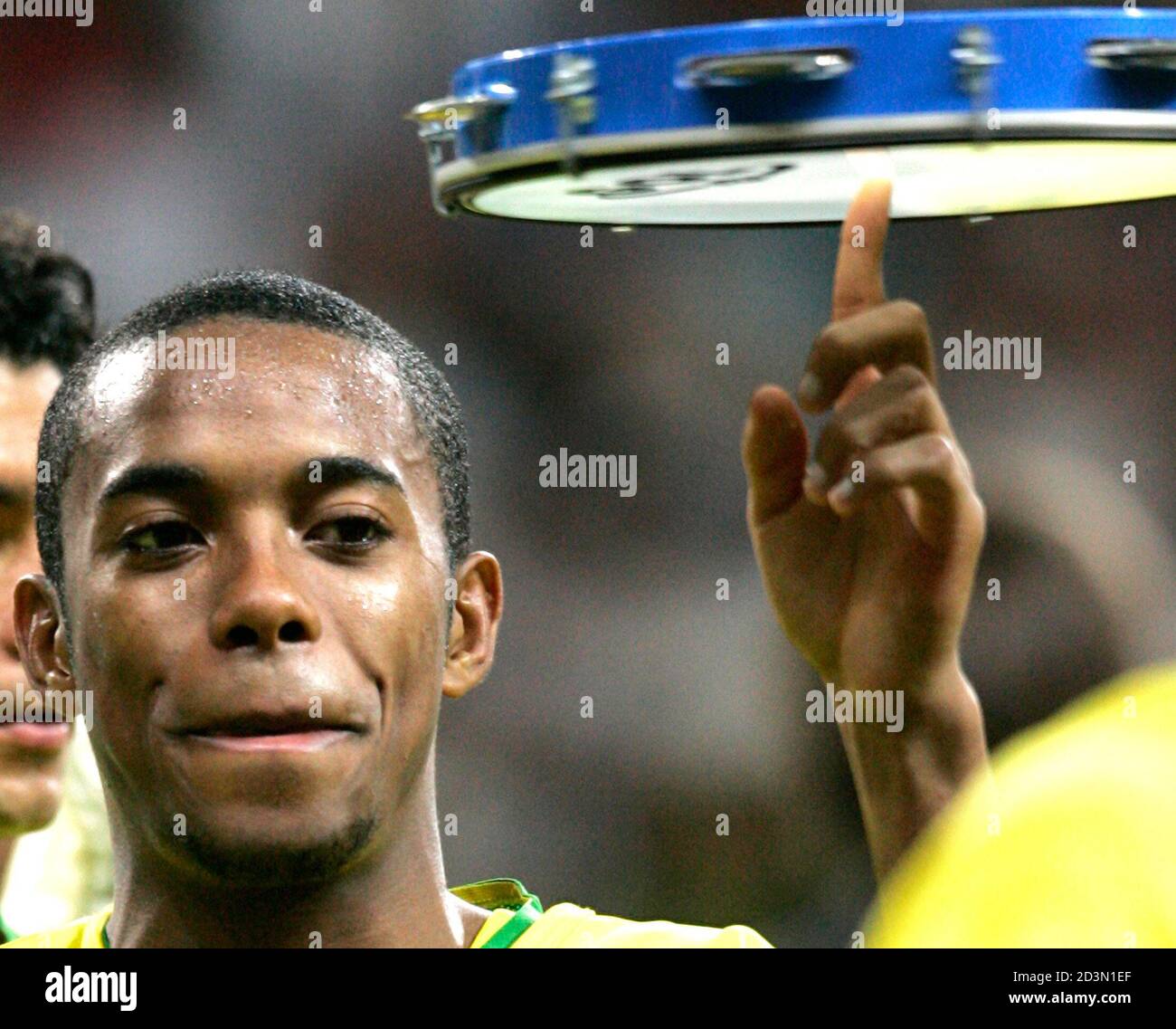 Robinho santos hi-res stock photography and images - Alamy
