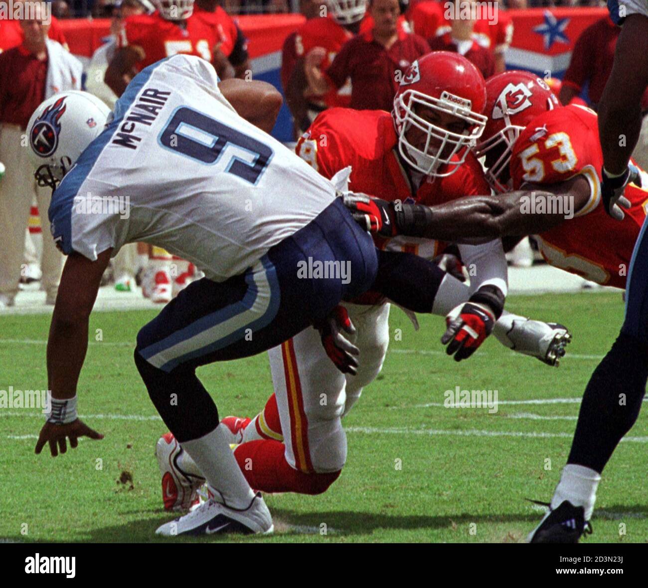 Donnie edwards hi-res stock photography and images - Alamy