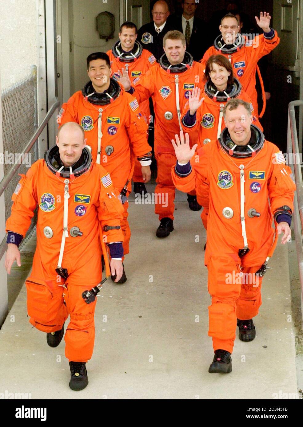 Space shuttle crews hi-res stock photography and images - Alamy