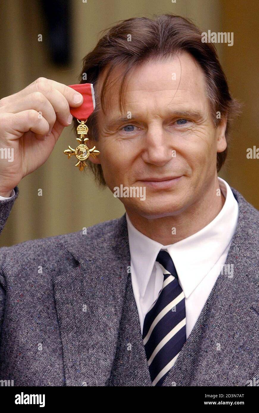 Britains queen elizabeth ii poses hi-res stock photography and images ...