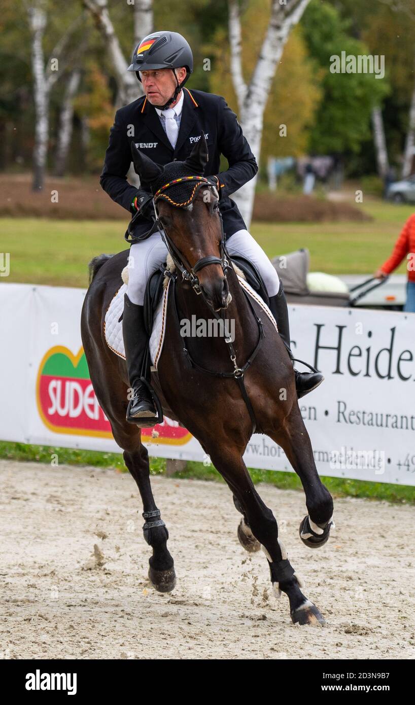 04 October 2020, Lower Saxony, Luhmühlen: Equestrian sport/diversity ...