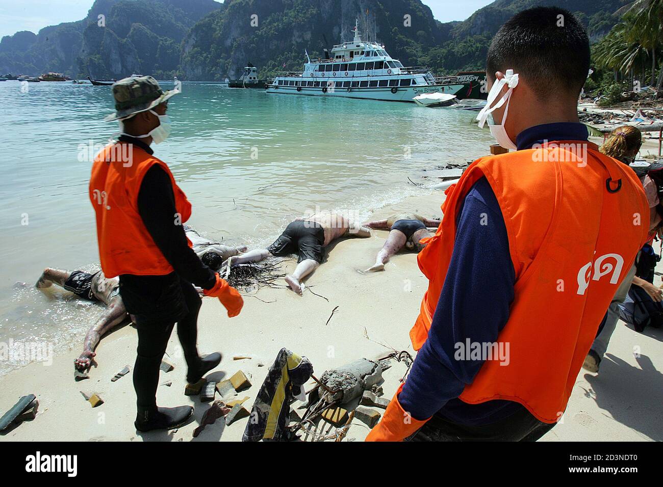 Tsunami devastating waves hi-res stock photography and images - Alamy