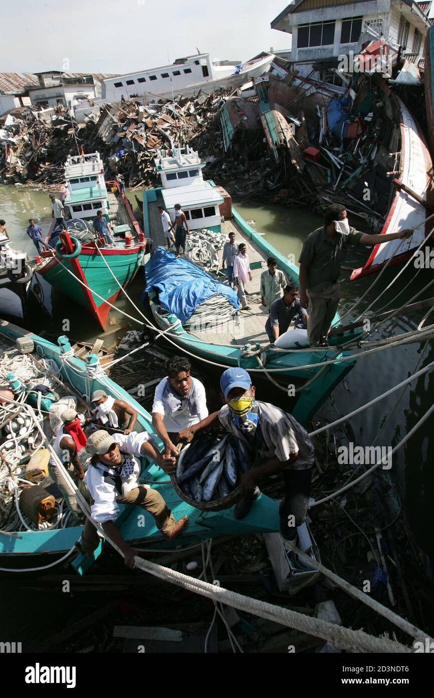 2004 tsunami banda aceh hi-res stock photography and images - Alamy