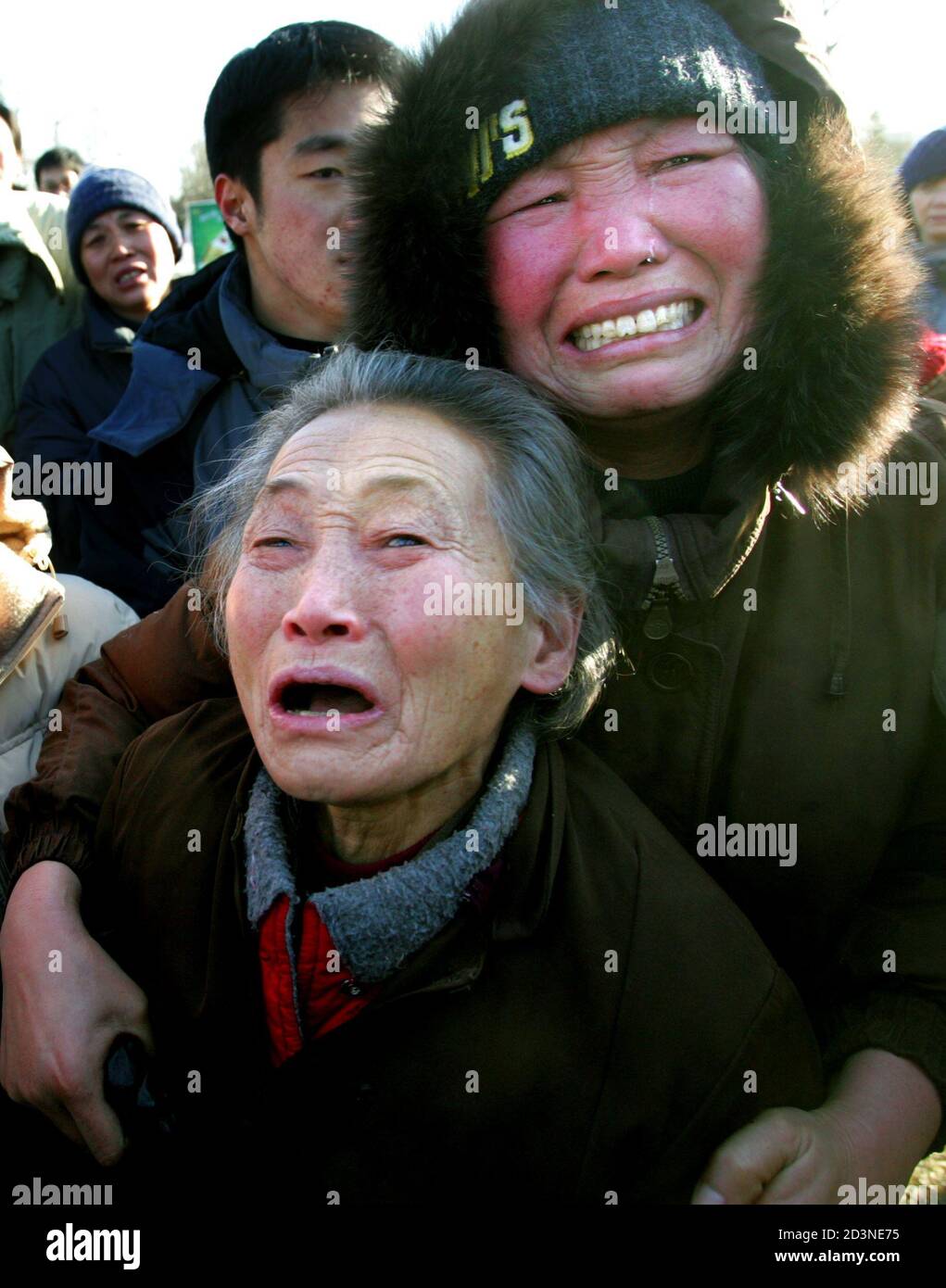 Chinese funeral mourners hi-res stock photography and images - Alamy