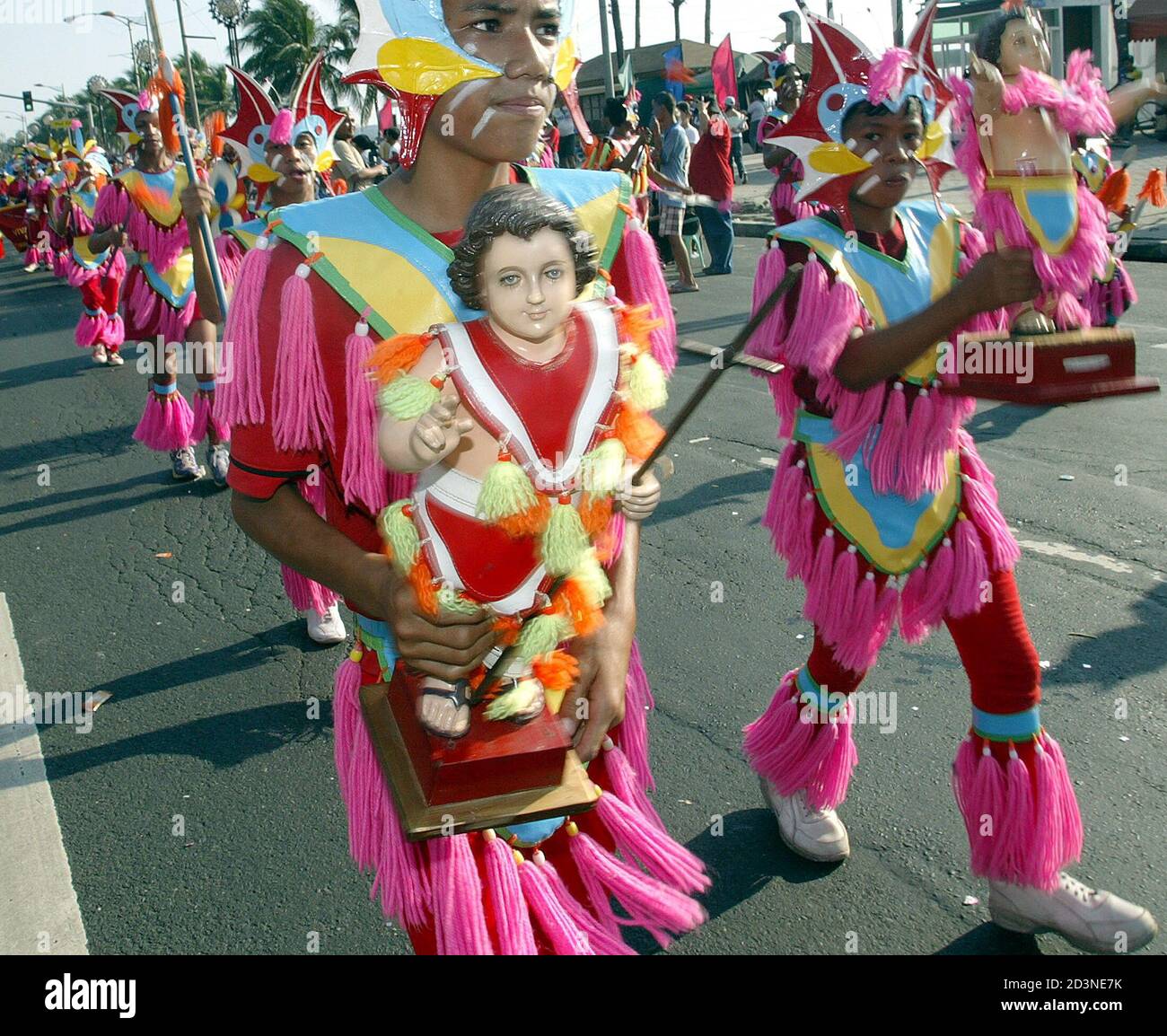 Filipino children dance hi-res stock photography and images - Alamy