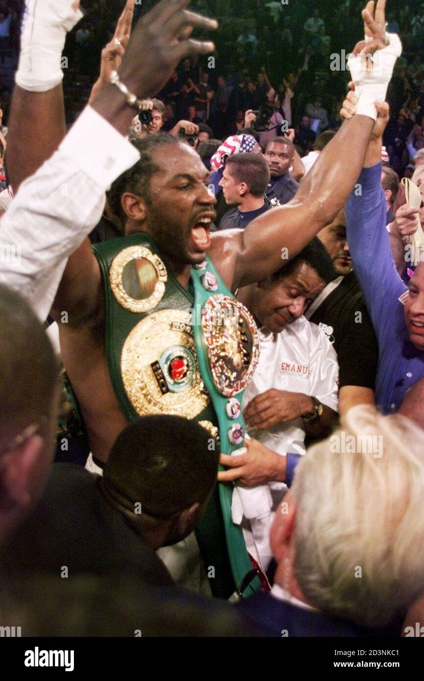 Lennox lewis rahman november 2001 hi-res stock photography and images ...