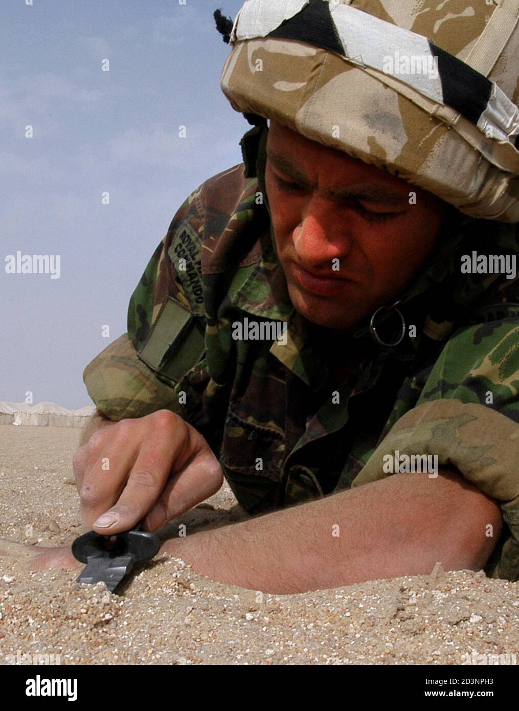 Camp commando kuwait hi-res stock photography and images - Alamy