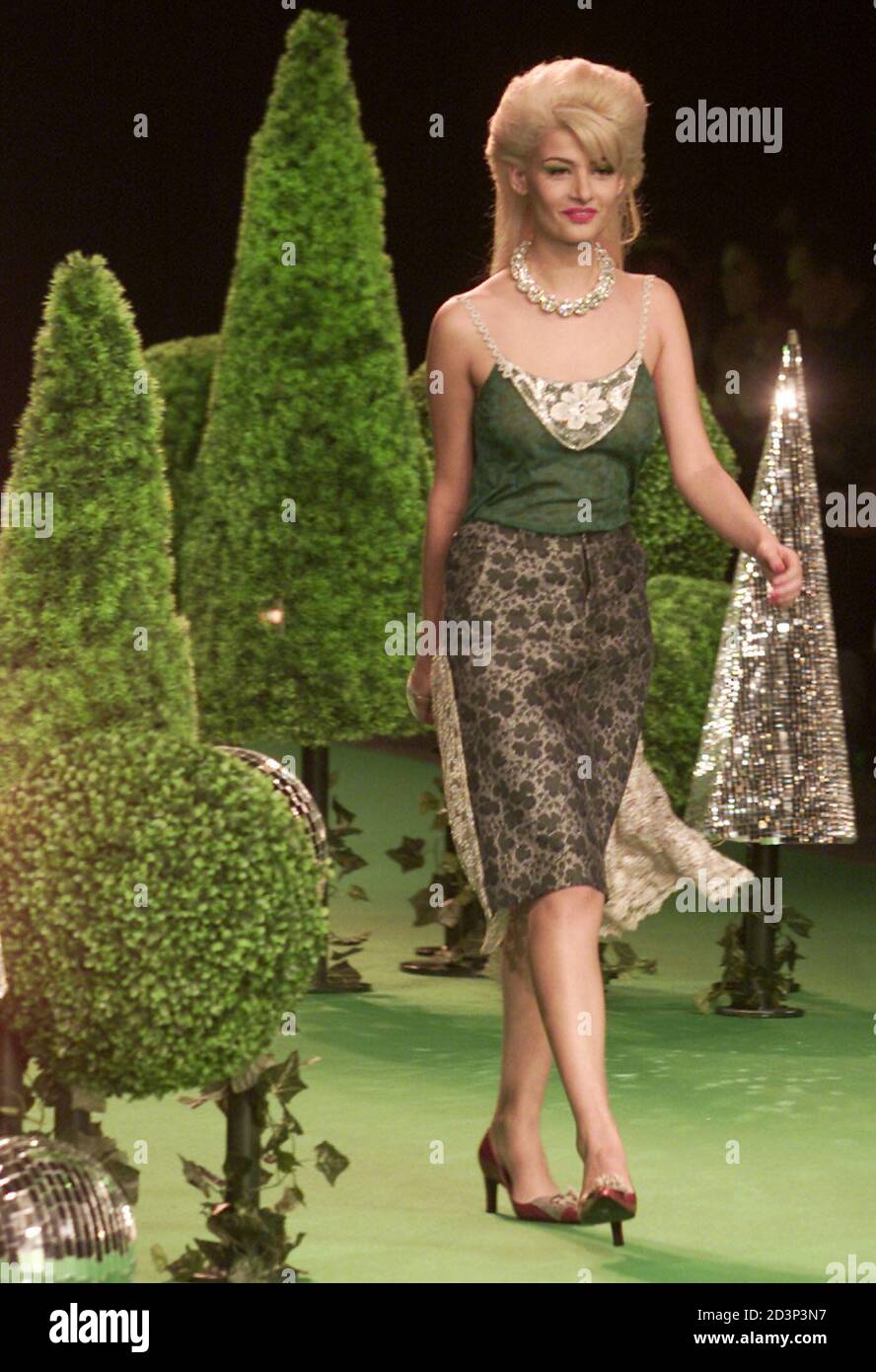 Sommer fashion hi-res stock photography and images - Alamy