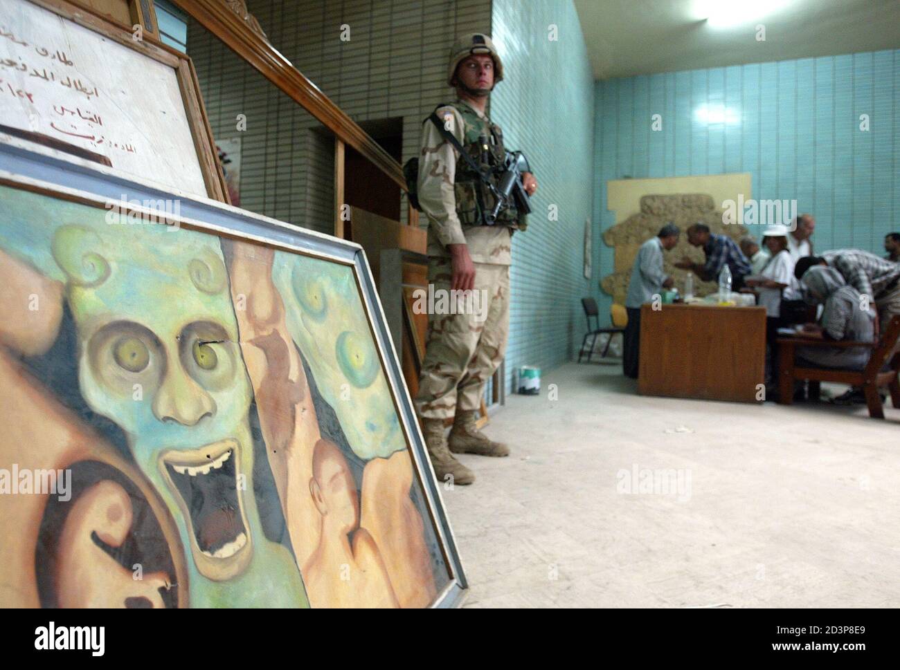 Iraq museum baghdad 2003 hi-res stock photography and images - Alamy