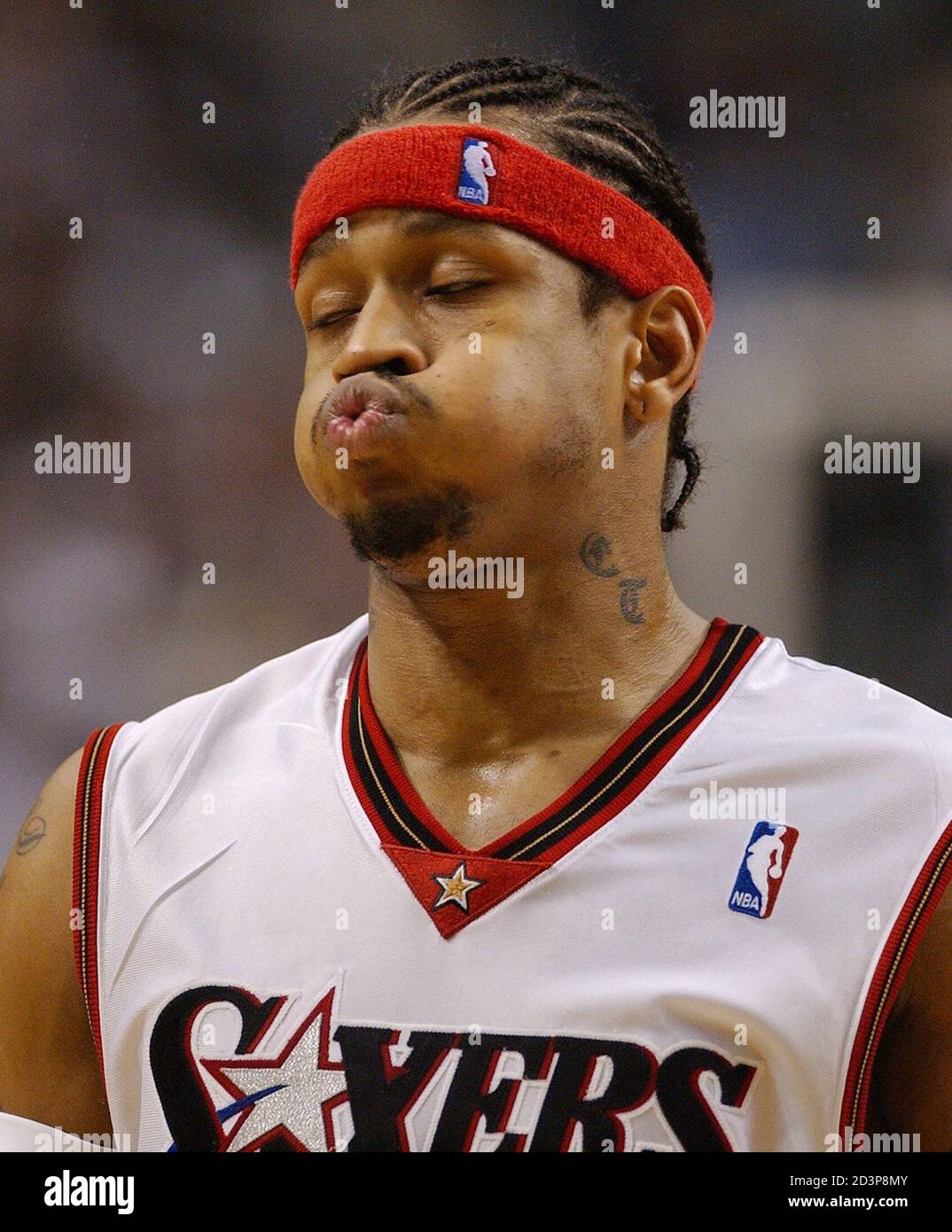 Allen Iverson Sixers High Resolution Stock Photography and Images - Alamy
