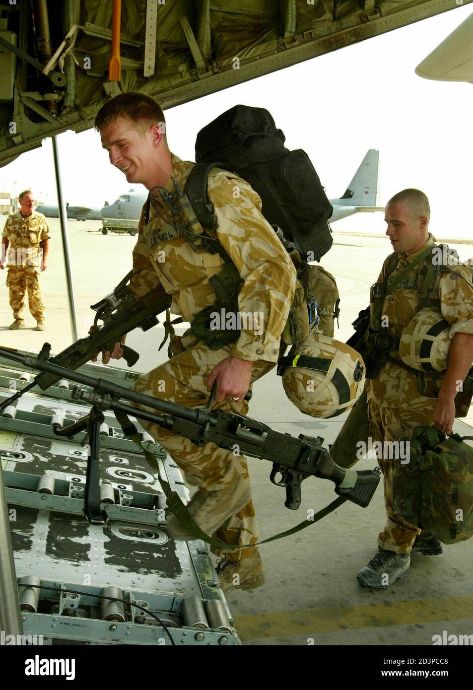 A royal marine commando from 40 commando royal marines hi-res stock ...