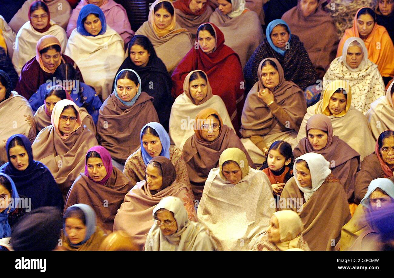 Sikh Prayers At The Temple High Resolution Stock Photography and Images ...