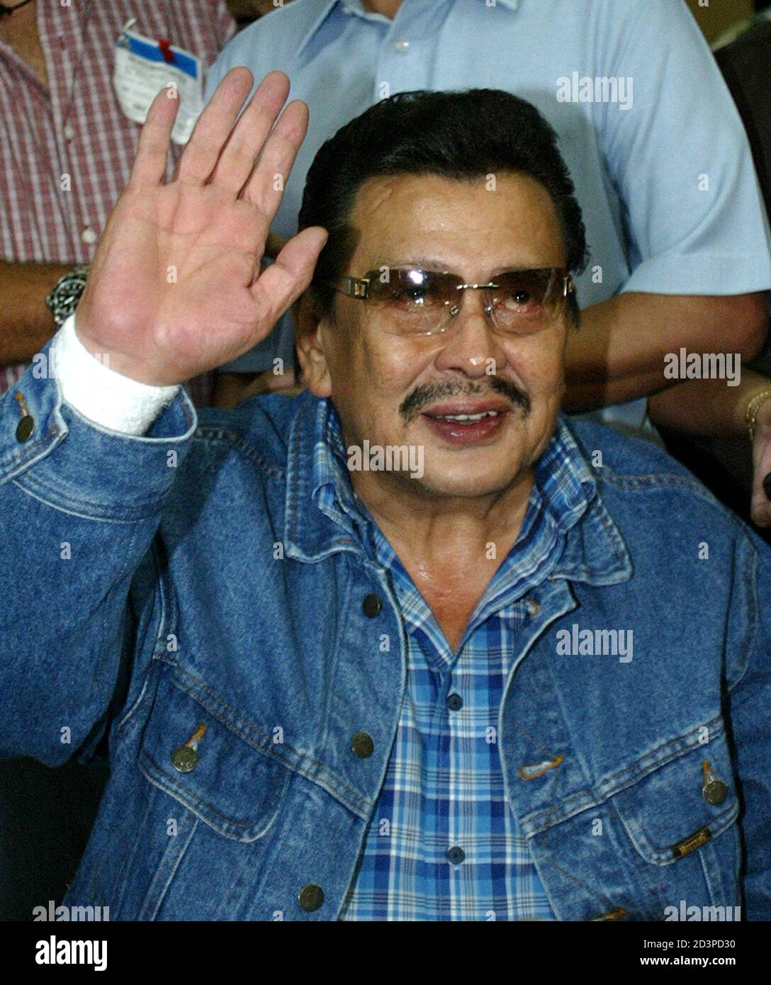 Philippine president joseph estrada in hi-res stock photography and ...