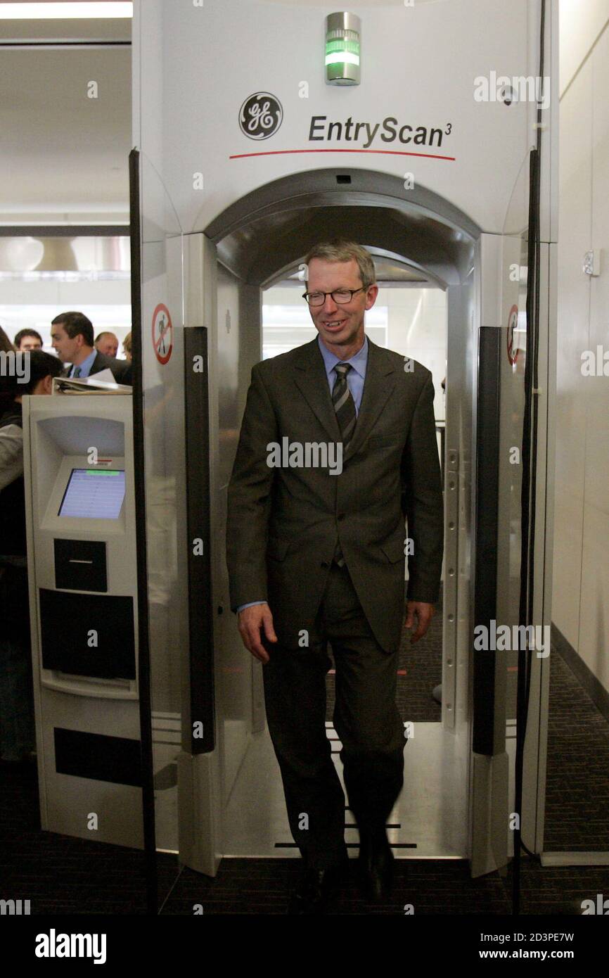 Explosives trace detection hi-res stock photography and images - Alamy