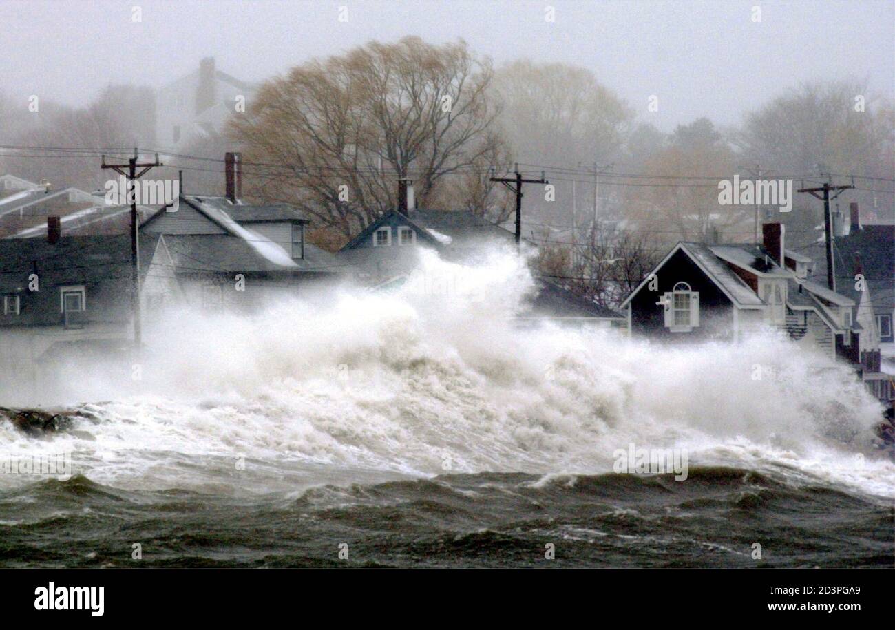 Break up of hull hi-res stock photography and images - Alamy