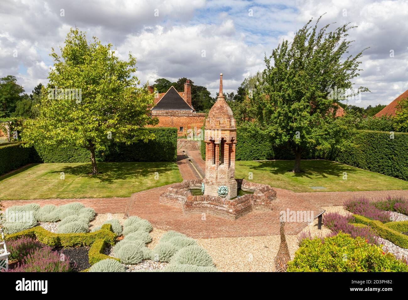 Walled garden medieval hi-res stock photography and images - Alamy