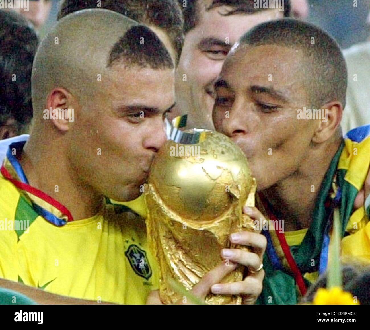 Ronaldo 2002 world cup trophy hi-res stock photography and images - Alamy